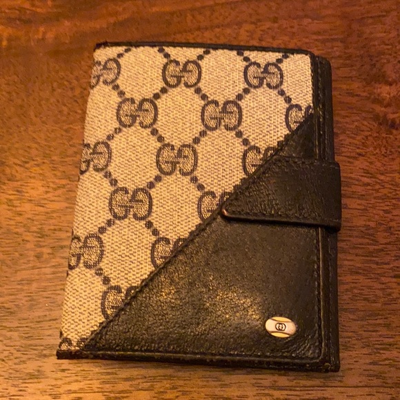 Gucci | Bags | Vintage Gucci Snap Closures Bifold Wallet | Poshmark
